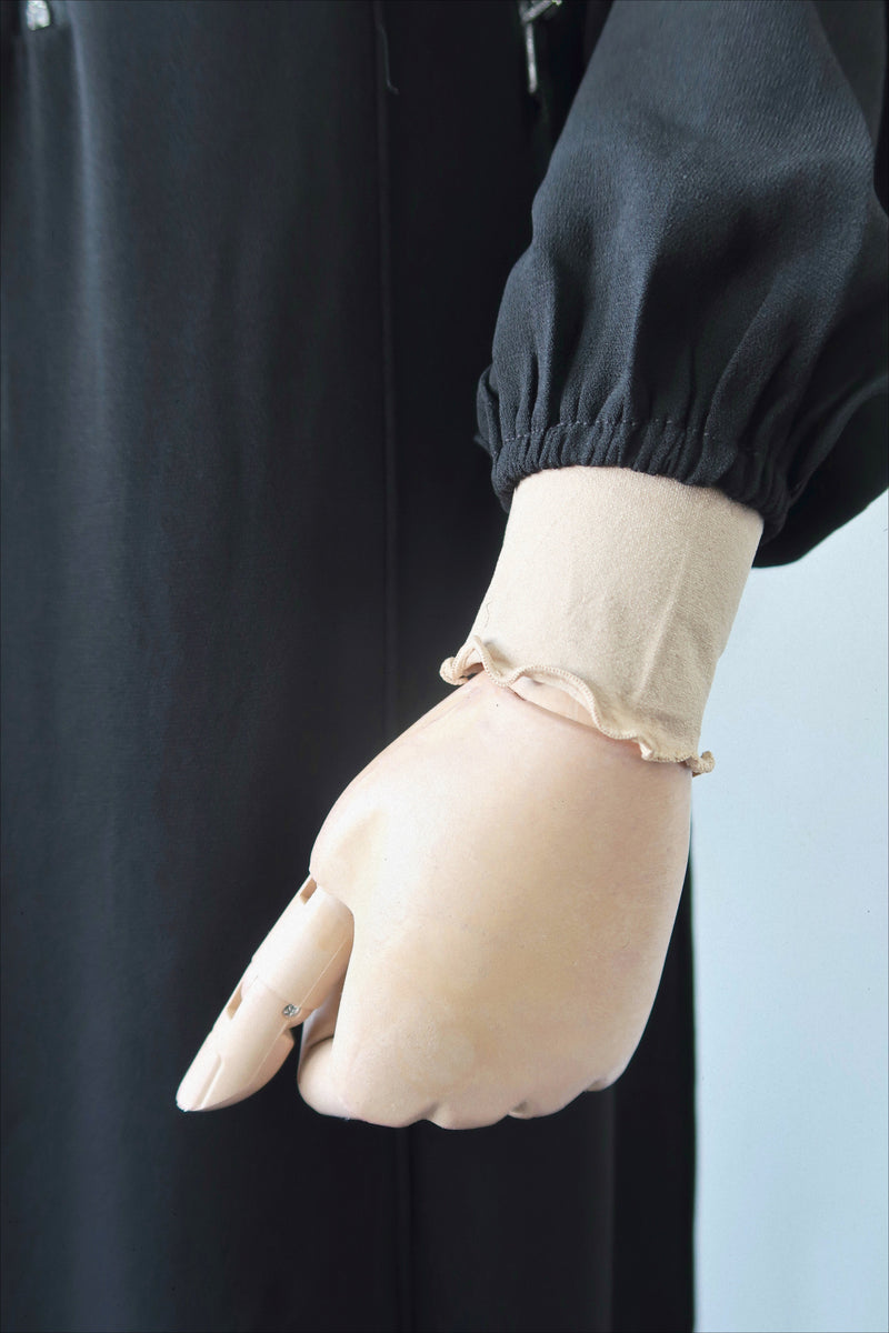 Single Ruffles Handsocks- BEIGE – Khadijah